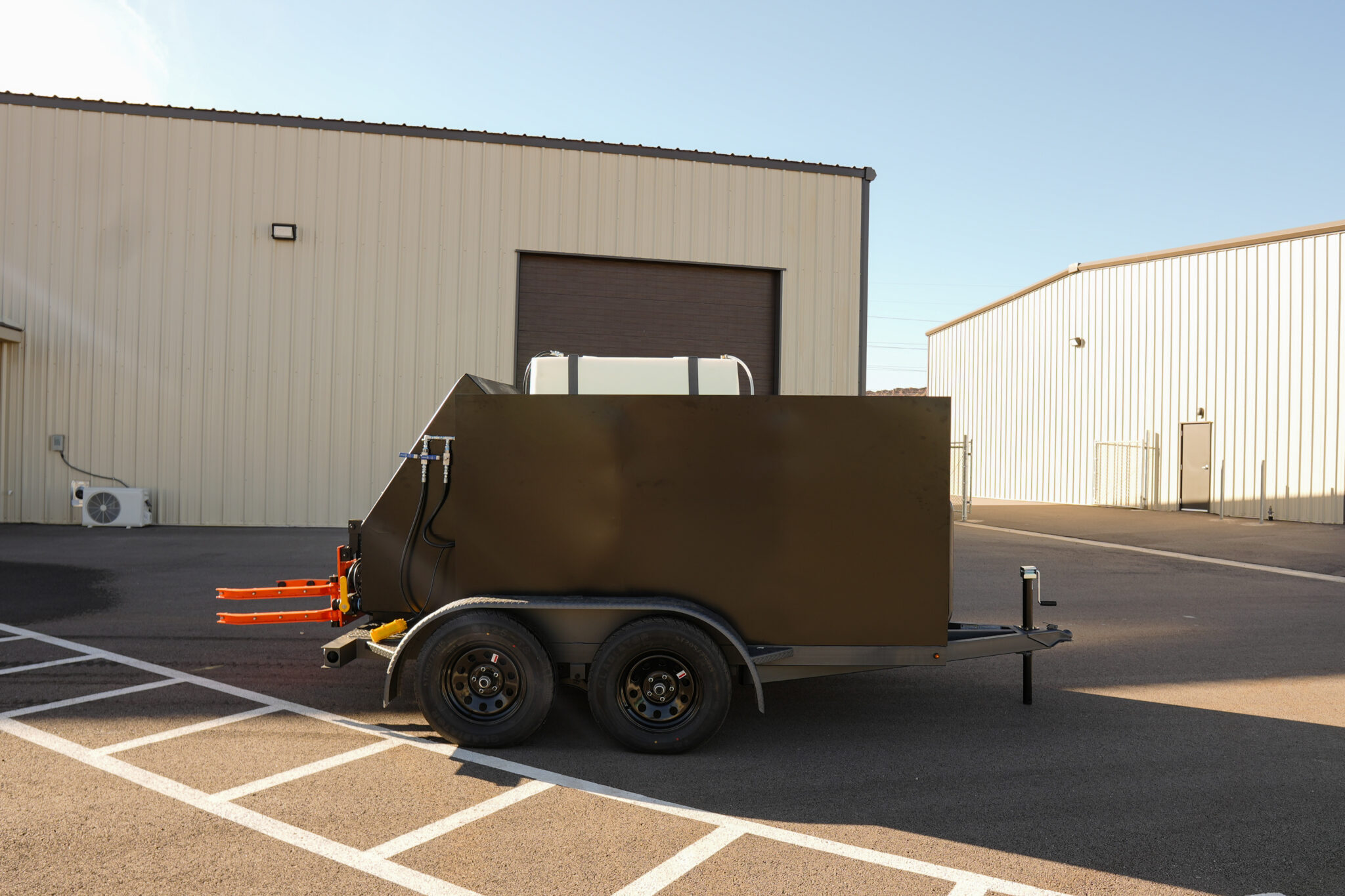 Single Bin Hydraulic Trash Bin Cleaning Trailer | Garbage Can Cleaning