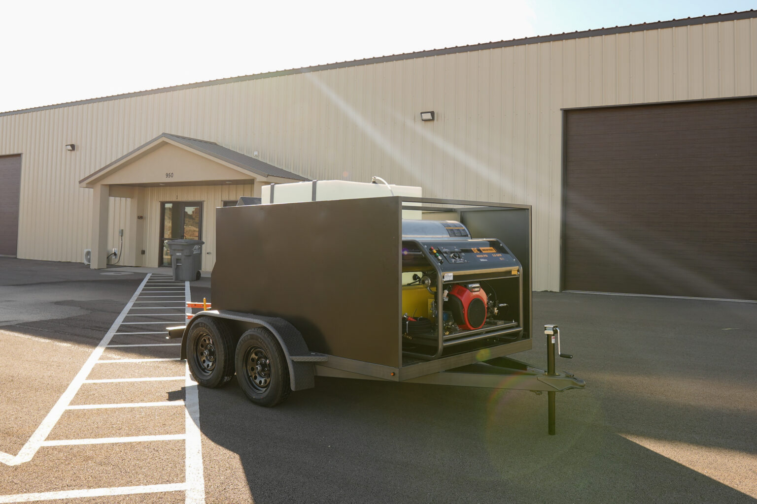 Single Bin Hydraulic Trash Bin Cleaning Trailer | Garbage Can Cleaning